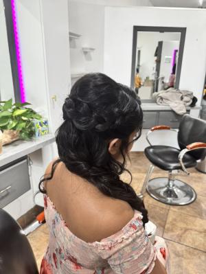 2024 Average Hairstylist Cost (with Price Factors)