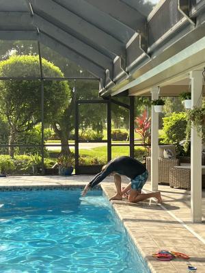 Private Swim Lessons Cost: Individual, Group Lesson Prices (2020 avg)