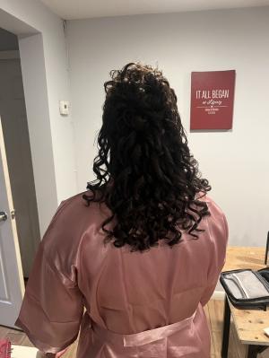 2024 Average Hair Stylist Cost (with Price Factors)